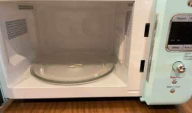 The 7 Best Small Microwaves for Saving Space [2023 Reviews]